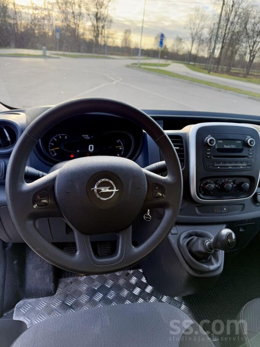 Balts Opel Vivaro 2015 Rīga, ar dzinēja tilpumu 1.60 L un nobraukumu 150 tūkst. km par 6700 €, foto 16 vietnē AUTOMOTO.COM.LV