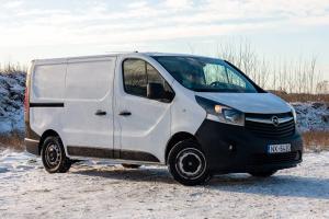 White Opel Vivaro 2015 in Riga, with an engine capacity of 1.60 L and mileage of 213 thousand km for 6495 €, photo  on AUTOMOTO.COM.LV