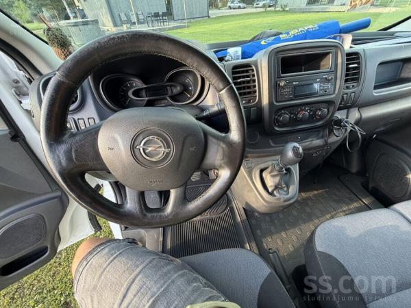 Balts Opel Vivaro 2015 Jelgava, ar dzinēja tilpumu 1.60 L un nobraukumu 221 tūkst. km par 8800 €, foto 8 vietnē AUTOMOTO.COM.LV