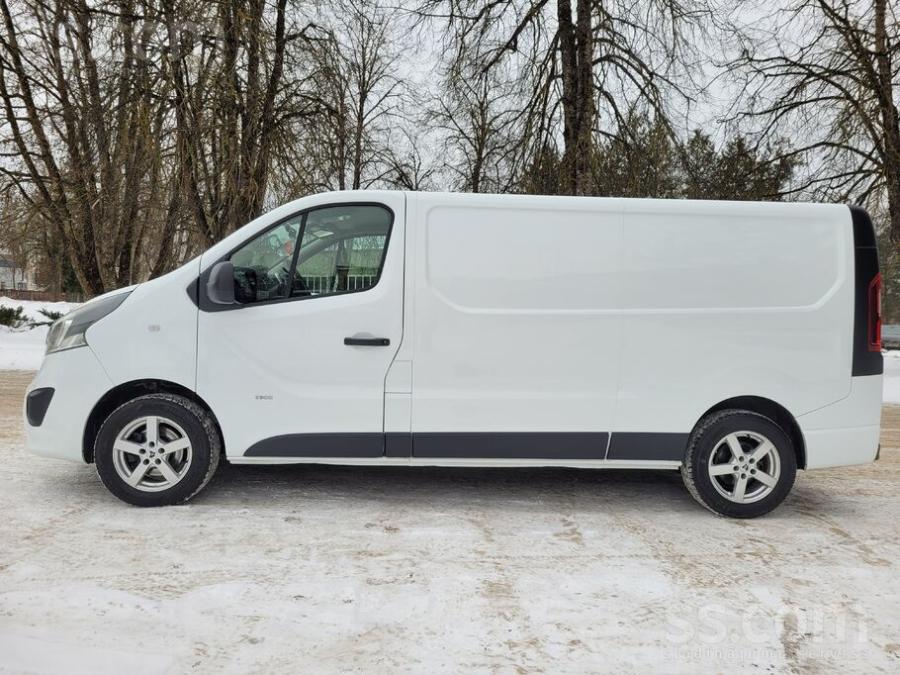 White Opel Vivaro 2015 in Ogre, with an engine capacity of 1.60 L and mileage of 247 thousand km for 7770 €, photo 4 on AUTOMOTO.COM.LV