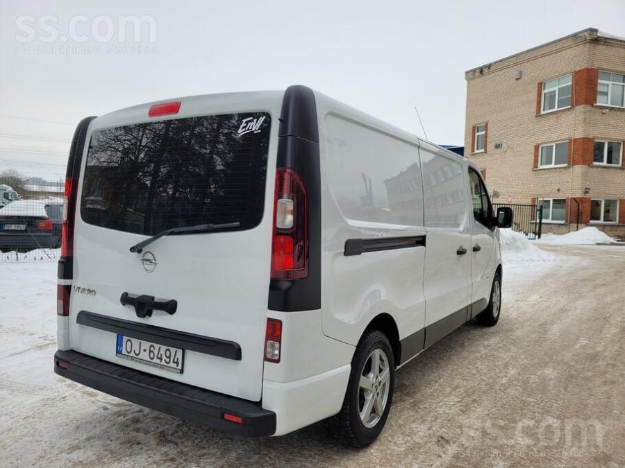 White Opel Vivaro 2015 in Ogre, with an engine capacity of 1.60 L and mileage of 247 thousand km for 7770 €, photo 7 on AUTOMOTO.COM.LV