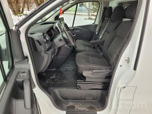 White Opel Vivaro 2015 in Ogre, with an engine capacity of 1.60 L and mileage of 247 thousand km for 7770 €, photo 12 on AUTOMOTO.COM.LV