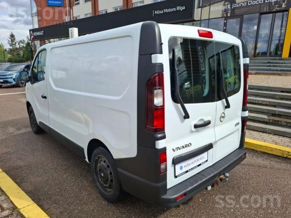 Balts Opel Vivaro 2016 Rīga, ar dzinēja tilpumu 1.60 L un nobraukumu 235 tūkst. km par 5500 €, foto 4 vietnē AUTOMOTO.COM.LV