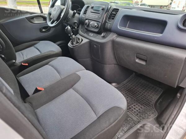 Balts Opel Vivaro 2016 Rīga, ar dzinēja tilpumu 1.60 L un nobraukumu 235 tūkst. km par 5500 €, foto 8 vietnē AUTOMOTO.COM.LV