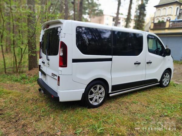 White Opel Vivaro 2016 in Jurmala, with an engine capacity of 1.60 L and mileage of 242 thousand km for 13500 €, photo 3 on AUTOMOTO.COM.LV