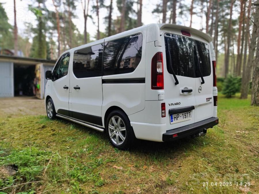 White Opel Vivaro 2016 in Jurmala, with an engine capacity of 1.60 L and mileage of 242 thousand km for 13500 €, photo 4 on AUTOMOTO.COM.LV