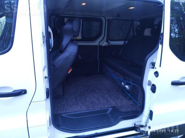 White Opel Vivaro 2016 in Jurmala, with an engine capacity of 1.60 L and mileage of 242 thousand km for 13500 €, photo 5 on AUTOMOTO.COM.LV