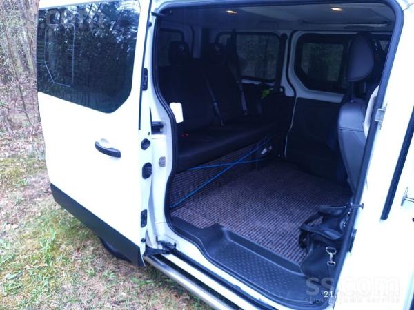 White Opel Vivaro 2016 in Jurmala, with an engine capacity of 1.60 L and mileage of 242 thousand km for 13500 €, photo 7 on AUTOMOTO.COM.LV