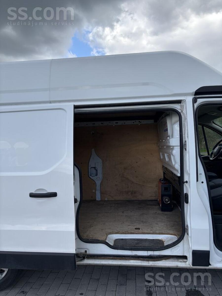 Balts Opel Vivaro 2016 Rīga, ar dzinēja tilpumu 1.60 L un nobraukumu 133 tūkst. km par 7800 €, foto 8 vietnē AUTOMOTO.COM.LV