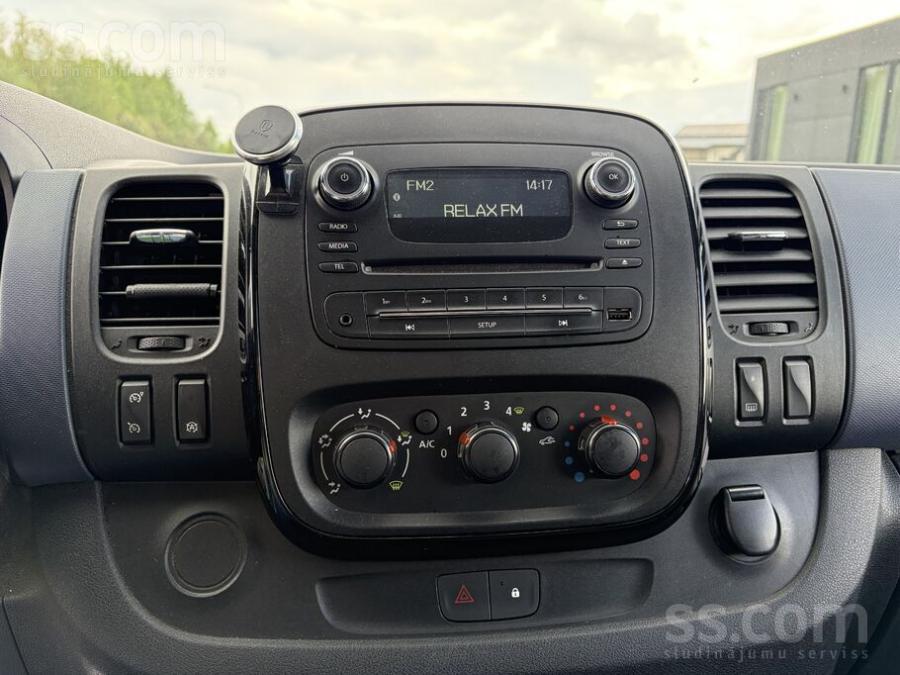 Balts Opel Vivaro 2016 Rīga, ar dzinēja tilpumu 1.60 L un nobraukumu 133 tūkst. km par 7800 €, foto 9 vietnē AUTOMOTO.COM.LV