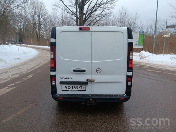 White Opel Vivaro 2016 in Ogre, with an engine capacity of 1.60 L and mileage of 143 thousand km for 9000 €, photo 4 on AUTOMOTO.COM.LV