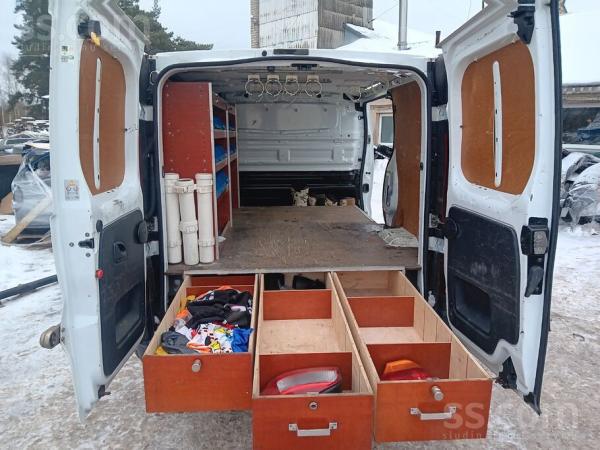 White Opel Vivaro 2016 in Ogre, with an engine capacity of 1.60 L and mileage of 143 thousand km for 9000 €, photo 9 on AUTOMOTO.COM.LV