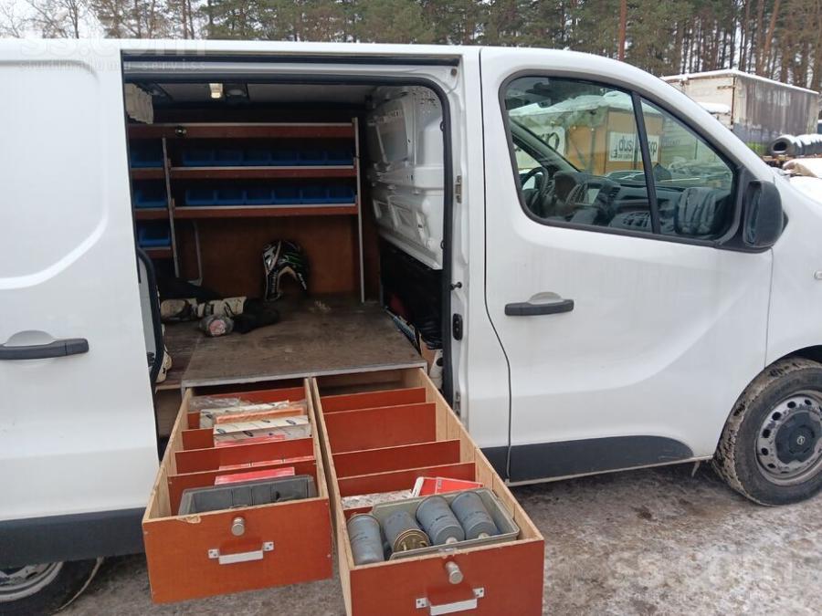 Balts Opel Vivaro 2016 Ogre, ar dzinēja tilpumu 1.60 L un nobraukumu 143 tūkst. km par 9000 €, foto 12 vietnē AUTOMOTO.COM.LV