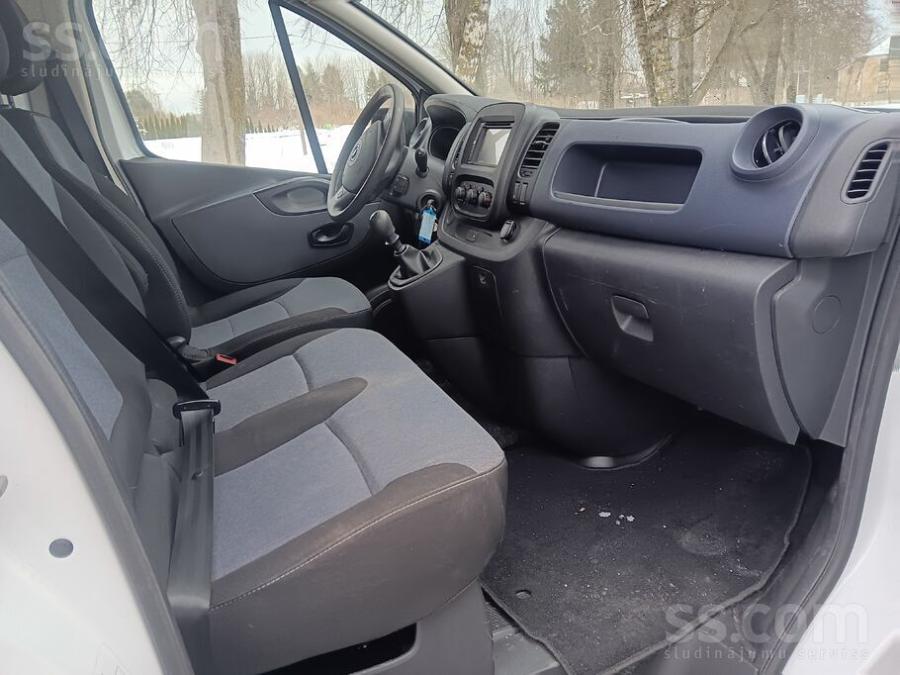 Balts Opel Vivaro 2016 Ogre, ar dzinēja tilpumu 1.60 L un nobraukumu 143 tūkst. km par 9000 €, foto 19 vietnē AUTOMOTO.COM.LV