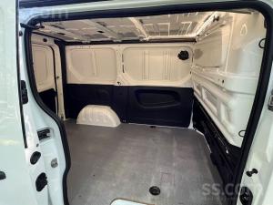 White Opel Vivaro 2016 in Riga, with an engine capacity of 1.60 L and mileage of 0 thousand km for 8799 €, photo 22 on AUTOMOTO.COM.LV