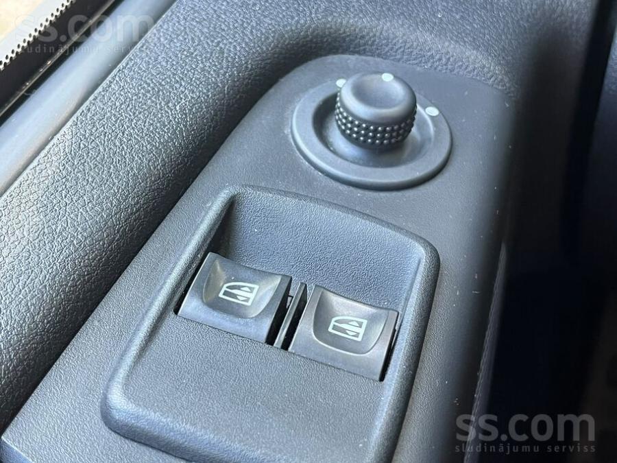 Balts Opel Vivaro 2016 Rīga, ar dzinēja tilpumu 1.60 L un nobraukumu 0 tūkst. km par 8799 €, foto 17 vietnē AUTOMOTO.COM.LV