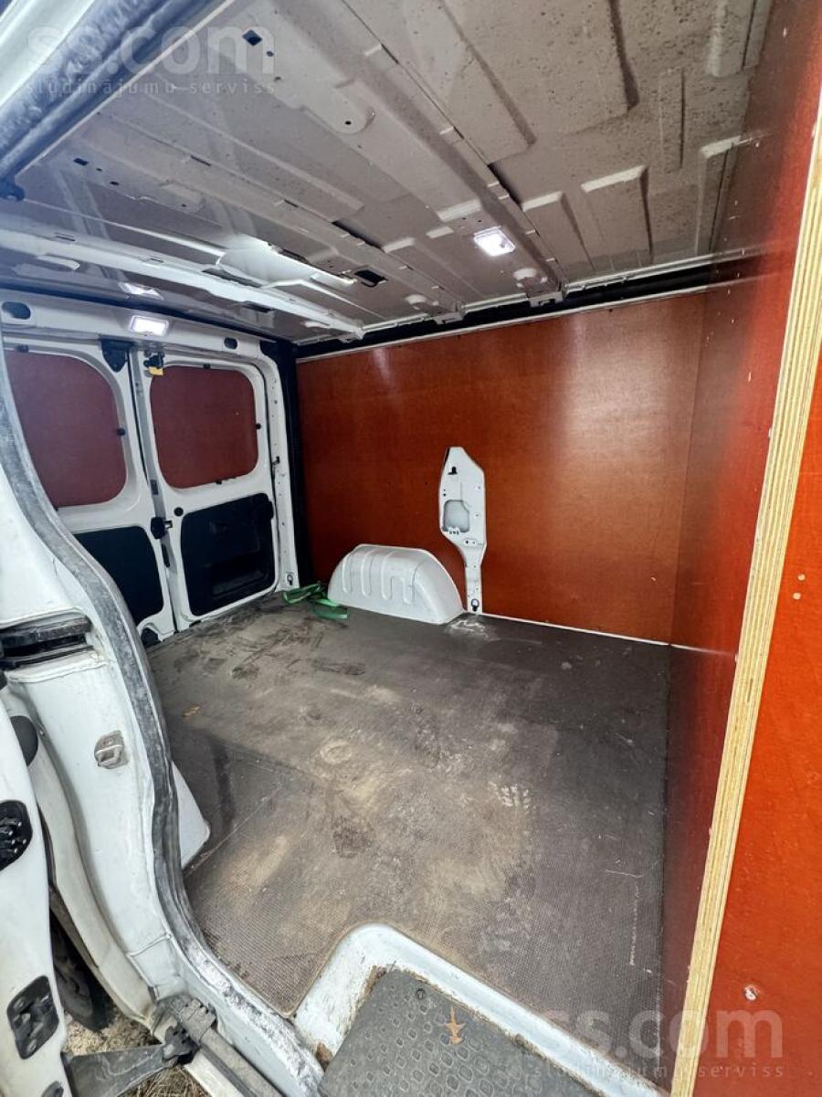 Balts Opel Vivaro 2016 Rīga, ar dzinēja tilpumu 1.60 L un nobraukumu 231 tūkst. km par 5950 €, foto 5 vietnē AUTOMOTO.COM.LV
