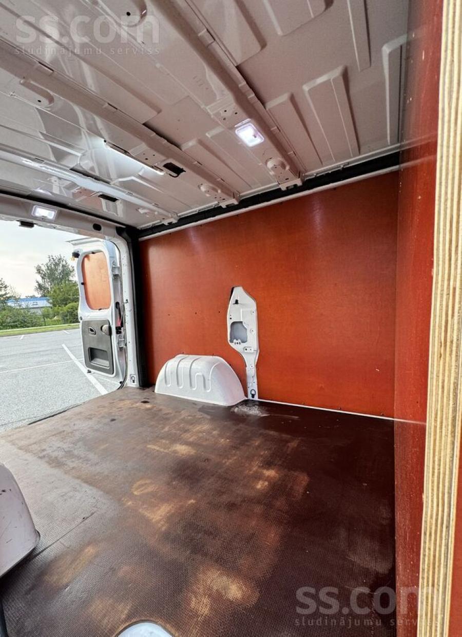 Balts Opel Vivaro 2016 Rīga, ar dzinēja tilpumu 1.60 L un nobraukumu 231 tūkst. km par 6500 €, foto 7 vietnē AUTOMOTO.COM.LV