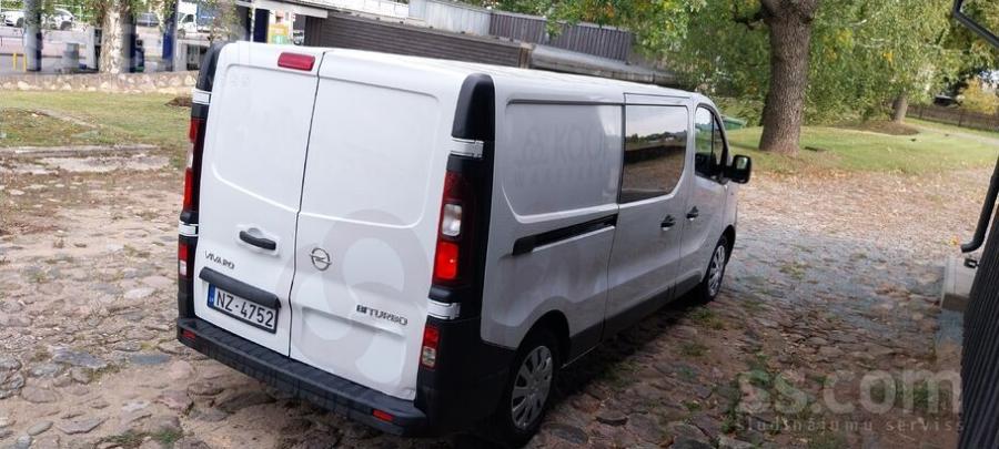 White Opel Vivaro 2017 in Cesis, with an engine capacity of 1.60 L and mileage of 0 thousand km for 11200 €, photo 3 on AUTOMOTO.COM.LV