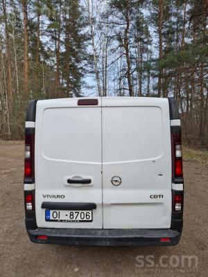 White Opel Vivaro 2017 in Riga, with an engine capacity of 1.60 L and mileage of 434 thousand km for 6500 €, photo 5 on AUTOMOTO.COM.LV