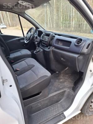 White Opel Vivaro 2017 in Riga, with an engine capacity of 1.60 L and mileage of 434 thousand km for 6500 €, photo 7 on AUTOMOTO.COM.LV