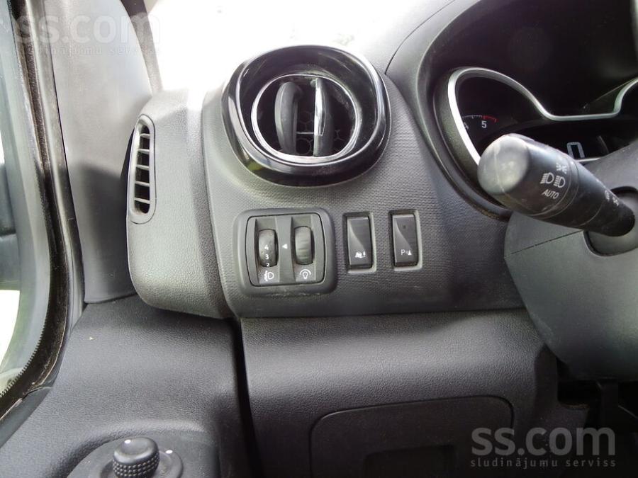 Balts Opel Vivaro 2017 Valka, ar dzinēja tilpumu 1.60 L un nobraukumu 167 tūkst. km par 8200 €, foto 12 vietnē AUTOMOTO.COM.LV