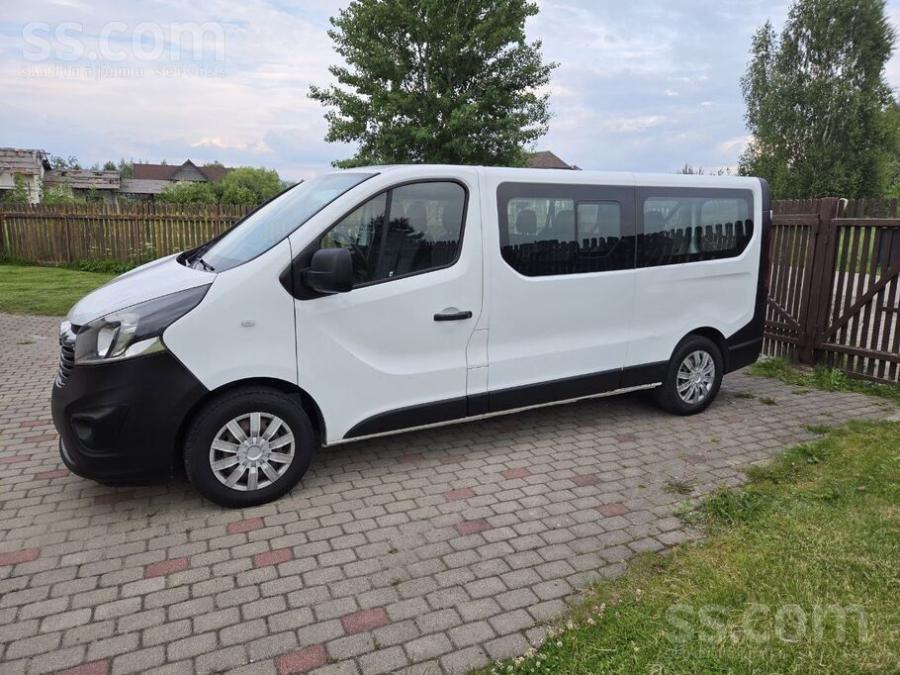 White Opel Vivaro 2018 in Riga, with an engine capacity of 1.60 L and mileage of 325 thousand km for 4300 €, photo 2 on AUTOMOTO.COM.LV