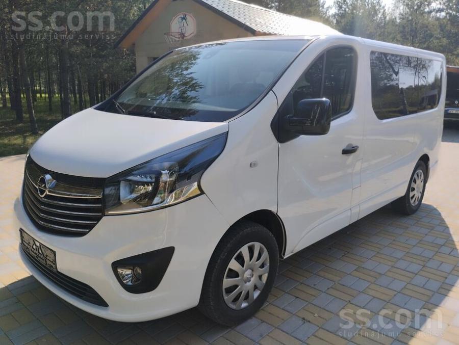 White Opel Vivaro 2018 in Daugavpils, with an engine capacity of 1.60 L and mileage of 197 thousand km for 17800 €, photo 2 on AUTOMOTO.COM.LV