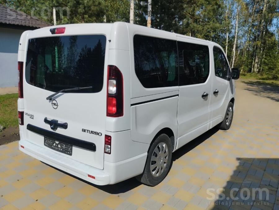 White Opel Vivaro 2018 in Daugavpils, with an engine capacity of 1.60 L and mileage of 197 thousand km for 17800 €, photo 4 on AUTOMOTO.COM.LV