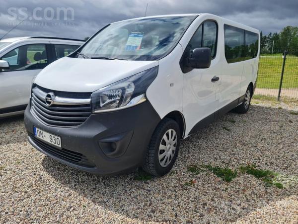 White Opel Vivaro 2018 in Cesis, with an engine capacity of 1.60 L and mileage of 109 thousand km for 14900 €, photo 2 on AUTOMOTO.COM.LV