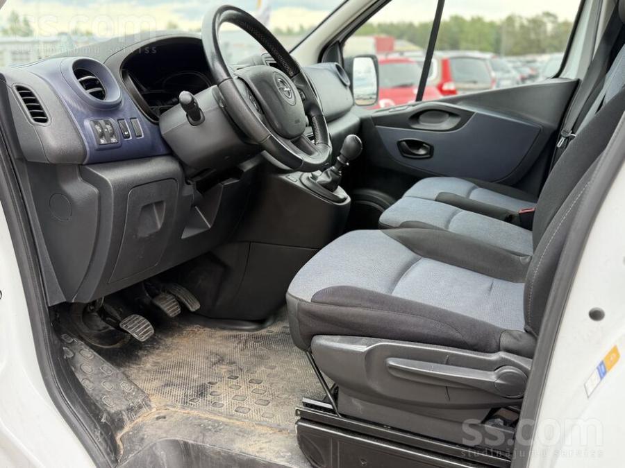 White Opel Vivaro 2018 in Riga, with an engine capacity of 1.60 L and mileage of 222 thousand km for 8950 €, photo 5 on AUTOMOTO.COM.LV