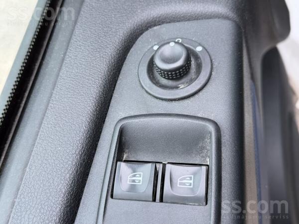 Balts Opel Vivaro 2018 Rīga, ar dzinēja tilpumu 1.60 L un nobraukumu 222 tūkst. km par 8950 €, foto 5 vietnē AUTOMOTO.COM.LV