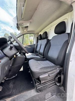 White Opel Vivaro 2018 in Riga, with an engine capacity of 1.60 L and mileage of 203 thousand km for 7850 €, photo 6 on AUTOMOTO.COM.LV
