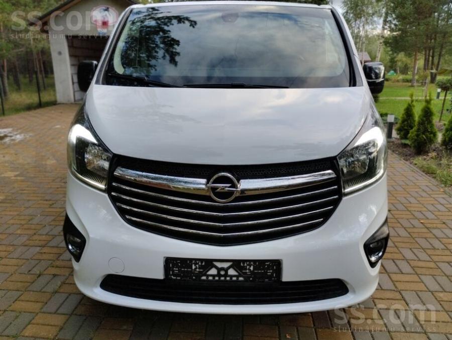 White Opel Vivaro 2018 in Daugavpils, with an engine capacity of 1.60 L and mileage of 217 thousand km for 15000 €, photo 4 on AUTOMOTO.COM.LV