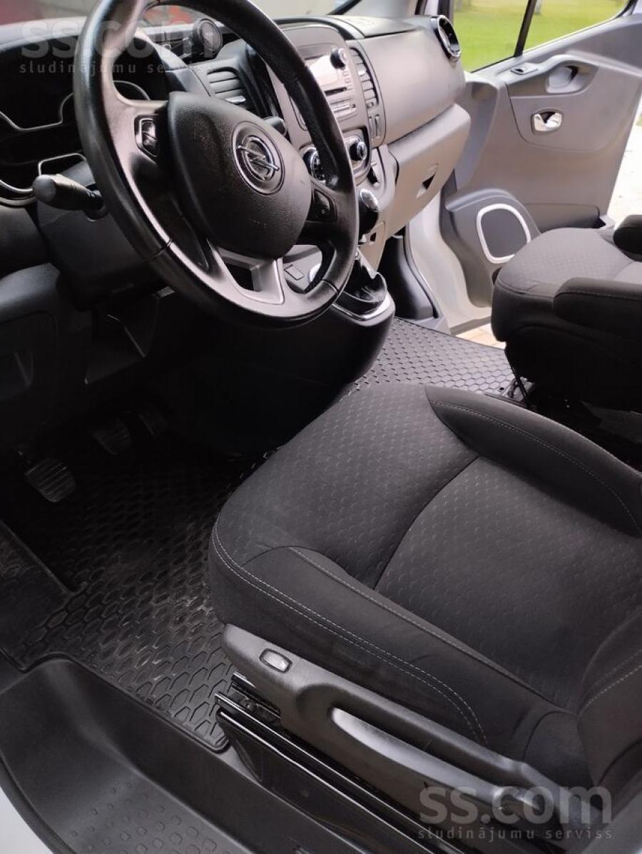 White Opel Vivaro 2018 in Daugavpils, with an engine capacity of 1.60 L and mileage of 217 thousand km for 15000 €, photo 9 on AUTOMOTO.COM.LV