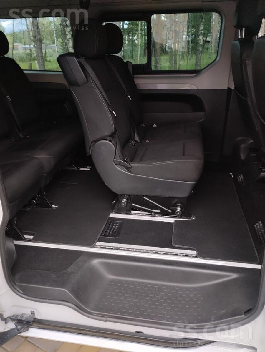 White Opel Vivaro 2018 in Daugavpils, with an engine capacity of 1.60 L and mileage of 217 thousand km for 15000 €, photo 11 on AUTOMOTO.COM.LV