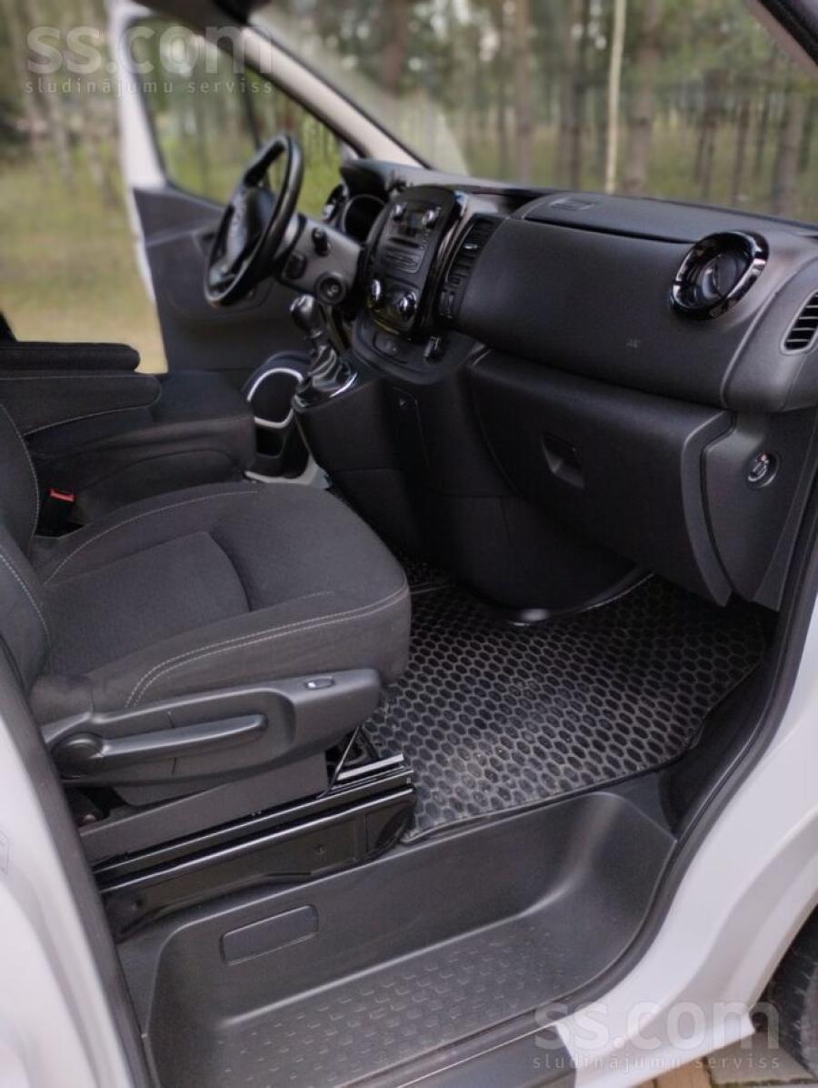 White Opel Vivaro 2018 in Daugavpils, with an engine capacity of 1.60 L and mileage of 217 thousand km for 15000 €, photo 12 on AUTOMOTO.COM.LV
