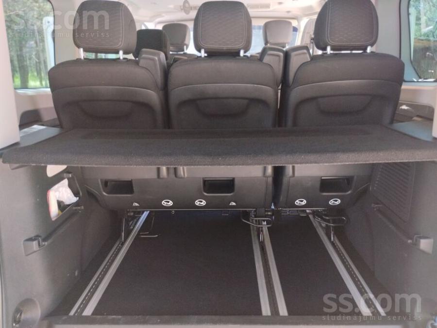 White Opel Vivaro 2018 in Daugavpils, with an engine capacity of 1.60 L and mileage of 217 thousand km for 15000 €, photo 15 on AUTOMOTO.COM.LV