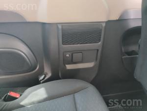 White Opel Vivaro 2018 in Daugavpils, with an engine capacity of 1.60 L and mileage of 218 thousand km for 14800 €, photo 8 on AUTOMOTO.COM.LV