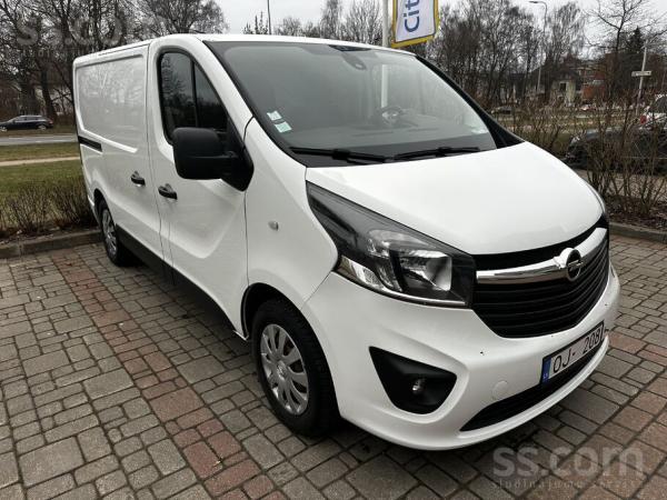 Белый Опель Виваро 2019 в Рига, объемом двигателя 1.60 л и пробегом 228 тыс. км за 7650 €, фото 1 на AUTOMOTO.COM.LV