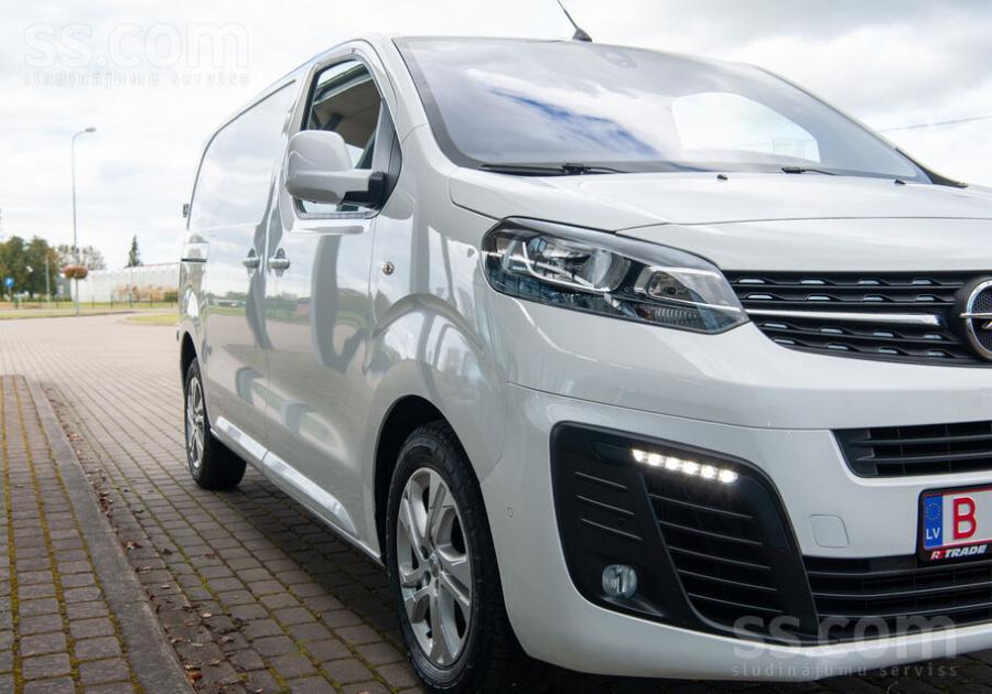 White Opel Vivaro 2020 in Cesis, with an engine capacity of 2.00 L and mileage of 132 thousand km for 18200 €, photo 8 on AUTOMOTO.COM.LV