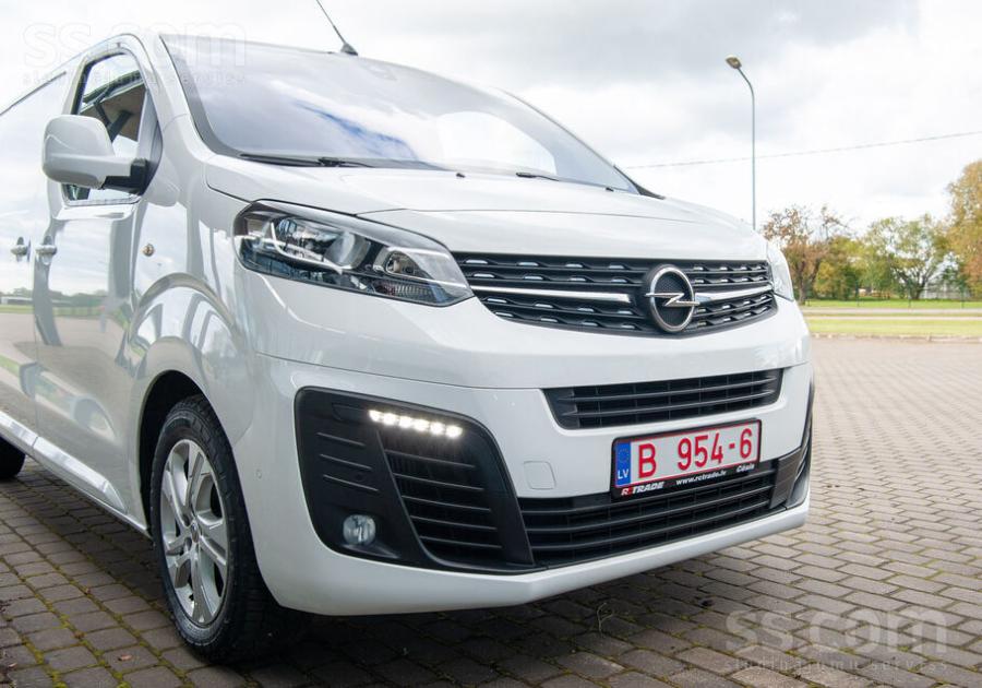 White Opel Vivaro 2020 in Cesis, with an engine capacity of 2.00 L and mileage of 132 thousand km for 18200 €, photo 9 on AUTOMOTO.COM.LV