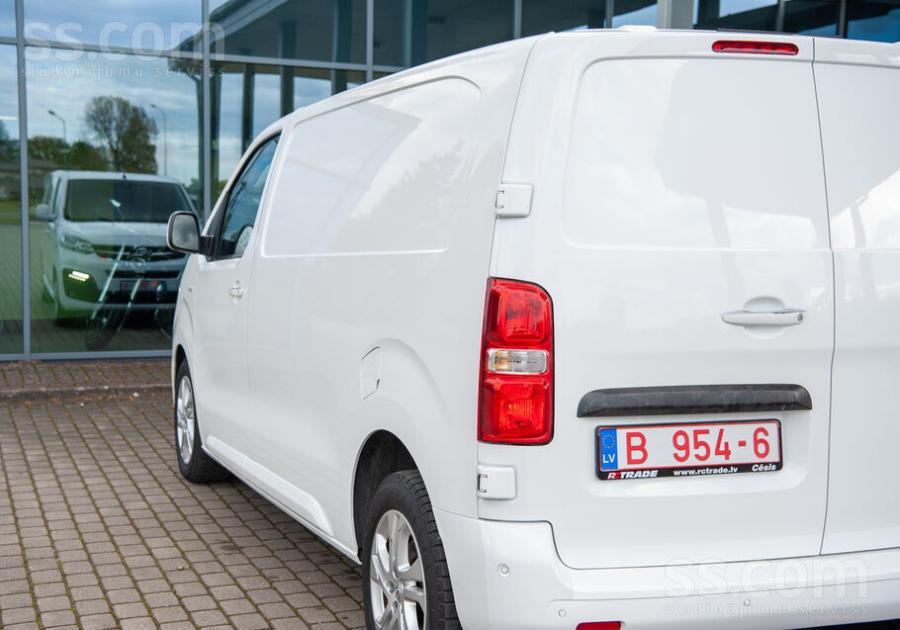 White Opel Vivaro 2020 in Cesis, with an engine capacity of 2.00 L and mileage of 132 thousand km for 18200 €, photo 11 on AUTOMOTO.COM.LV