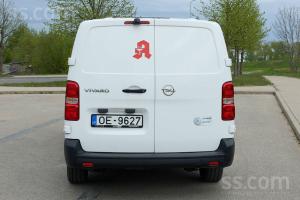 White Opel Vivaro 2020 in Daugavpils, with an engine capacity of 2.00 L and mileage of 234 thousand km for 11400 €, photo 5 on AUTOMOTO.COM.LV
