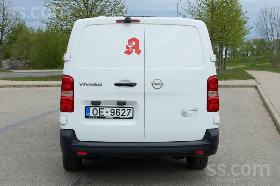 White Opel Vivaro 2020 in Daugavpils, with an engine capacity of 2.00 L and mileage of 234 thousand km for 11400 €, photo 5 on AUTOMOTO.COM.LV