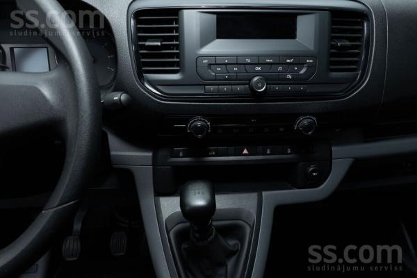 White Opel Vivaro 2020 in Daugavpils, with an engine capacity of 2.00 L and mileage of 234 thousand km for 11400 €, photo 10 on AUTOMOTO.COM.LV