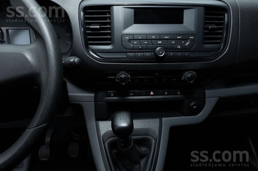 White Opel Vivaro 2020 in Daugavpils, with an engine capacity of 2.00 L and mileage of 234 thousand km for 11400 €, photo 11 on AUTOMOTO.COM.LV