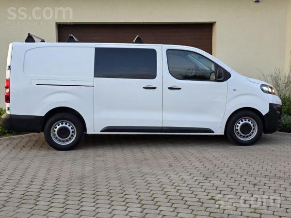 Opel Vivaro 2020 in Riga on AUTOMOTO.COM.LV White Opel Vivaro 2020 in Riga, with an engine capacity of 2.00 L and mileage of 141 thousand km for 16950 β¬, photo 6 on AUTOMOTO.COM.LV