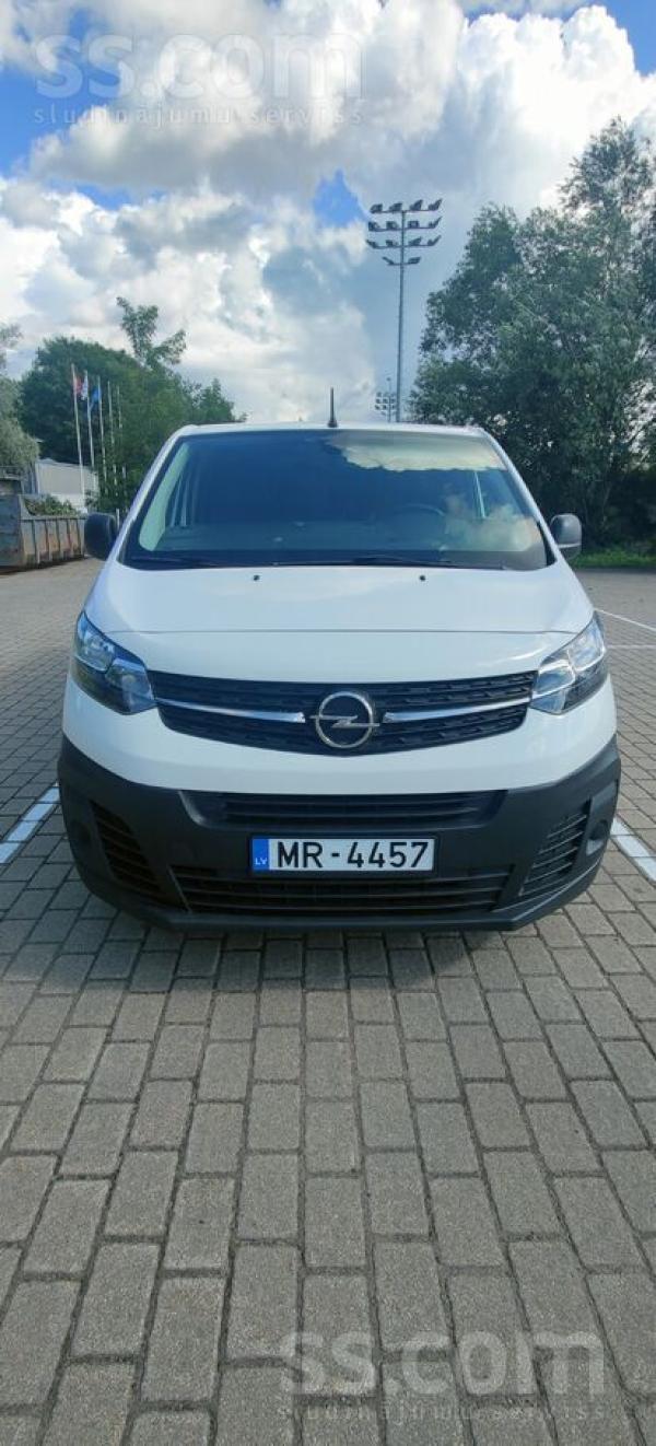 White Opel Vivaro 2020 in Riga, with an engine capacity of 2.00 L and mileage of 107 thousand km for 11300 €, photo 5 on AUTOMOTO.COM.LV