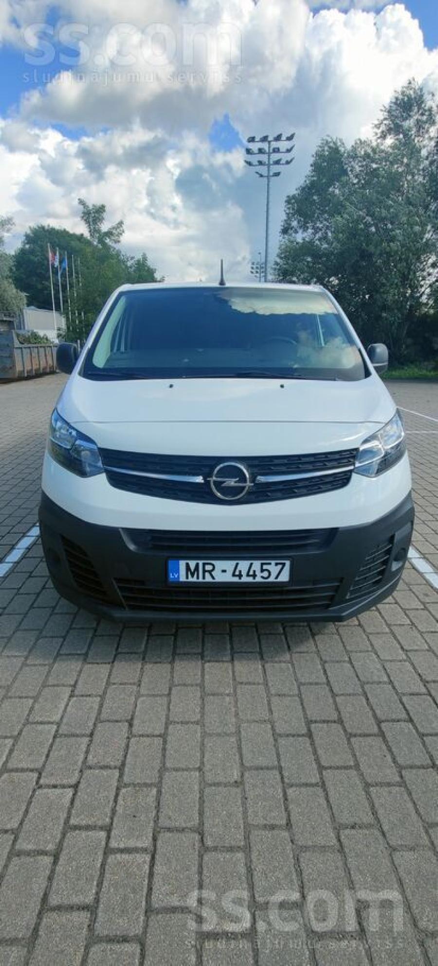 White Opel Vivaro 2020 in Riga, with an engine capacity of 2.00 L and mileage of 107 thousand km for 11300 €, photo 5 on AUTOMOTO.COM.LV